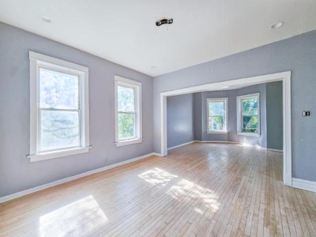 2 Br, 1 bath, Condo 3208 Beach Ave