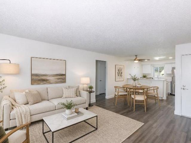2 Br, 1 bath, Condo 320 Smilax Rd
