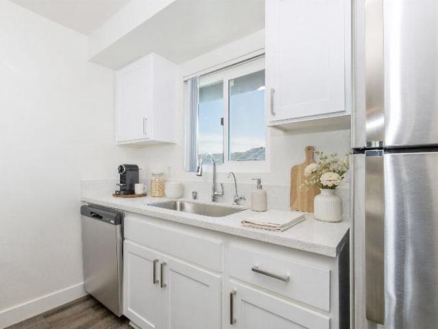 2 Br, 1 bath, Condo 320 Smilax Road