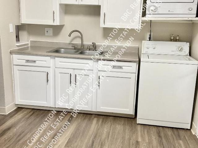 2 Br, 1 bath, Condo 320 Washington Ave