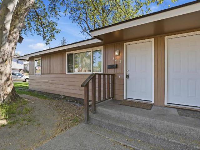 2 Br, 1 bath, Condo 3218 N Maple St
