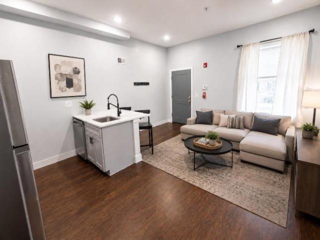 2 Br, 1 bath, Condo 3213 W Susquehanna Ave