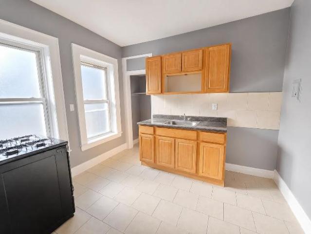 2 Br, 1 bath, Condo 322 Park Ave