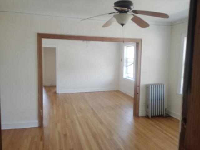 2 Br, 1 bath, Condo 3235 North Lockwood Ave