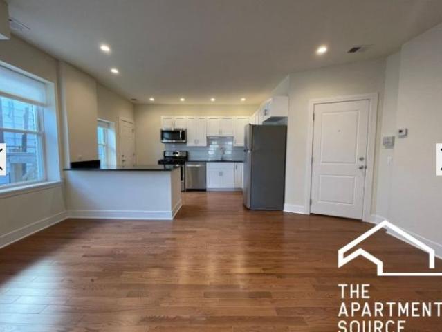 2 Br, 1 bath, Condo 3238 N Clark St