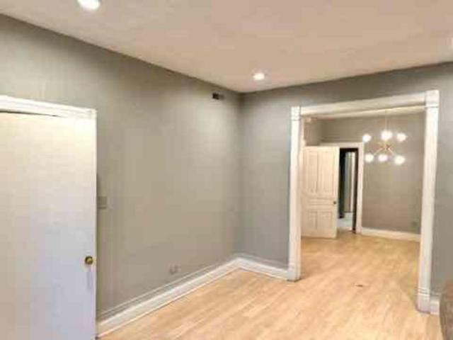 2 Br, 1 bath, Condo 3249 N Elston Ave