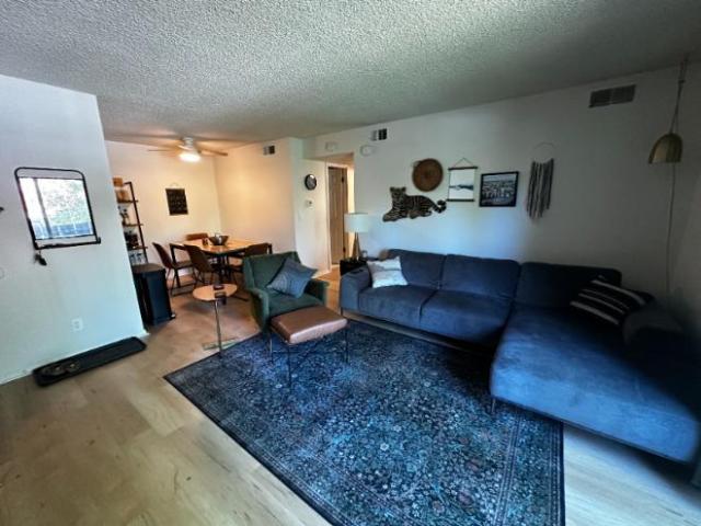 2 Br, 1 bath, Condo 3250 Oneal Circle