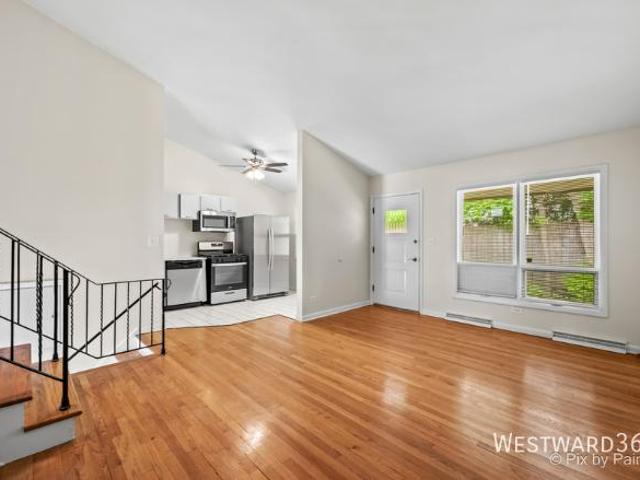 2 Br, 1 bath, Condo 325 E Lake St