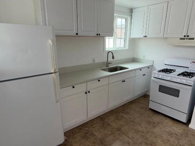 2 Br, 1 bath, Condo 3268 National Ave
