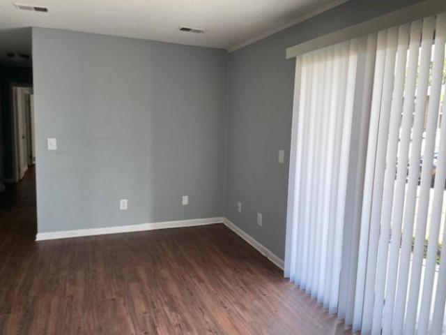 2 Br, 1 bath, Condo 329 W Main St