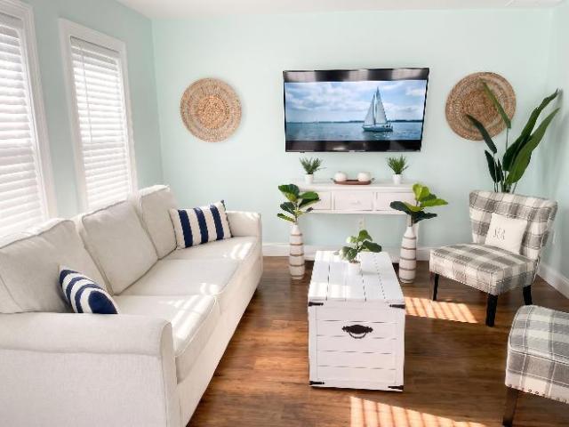 2 Br, 1 bath, Condo 32 Franklin Ave
