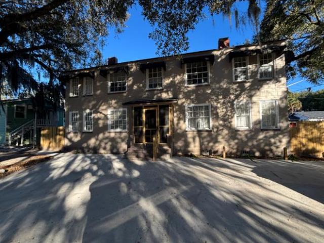 2 Br, 1 bath, Condo 3305 N Laura St