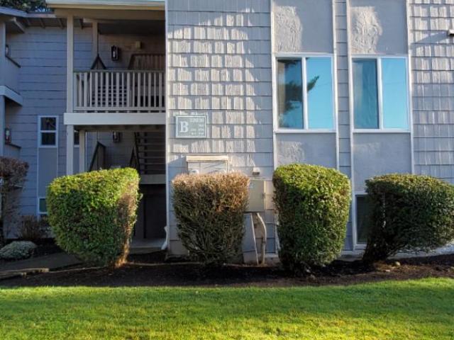 2 Br, 1 bath, Condo 33016 17th Place South