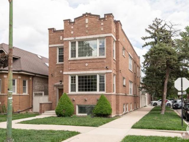 2 Br, 1 bath, Condo 3301 N Kilbourn Avenue