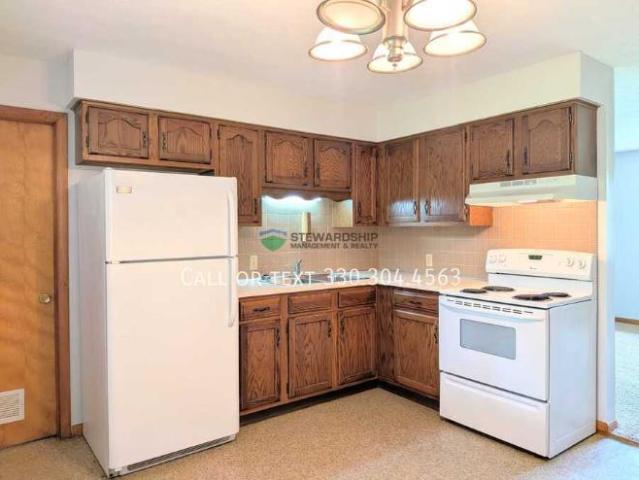 2 Br, 1 bath, Condo 3302 Highland Park NE