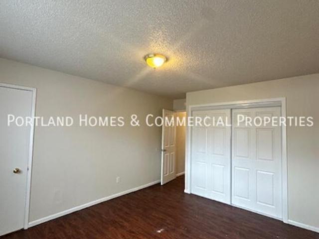 2 Br, 1 bath, Condo 3320 SE 134th Avenue