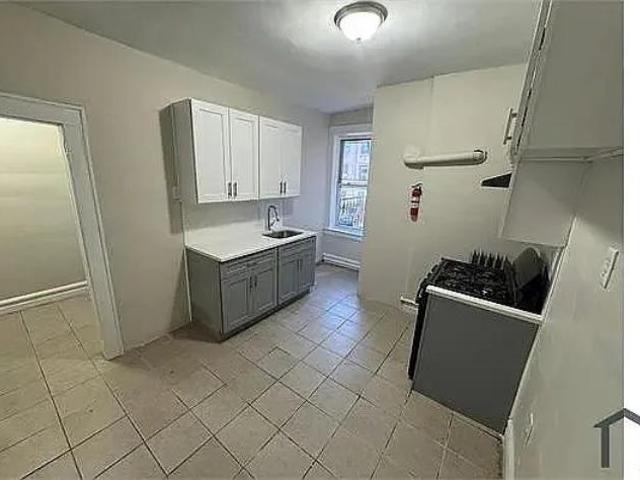 2 Br, 1 bath, Condo 333 Park Ave
