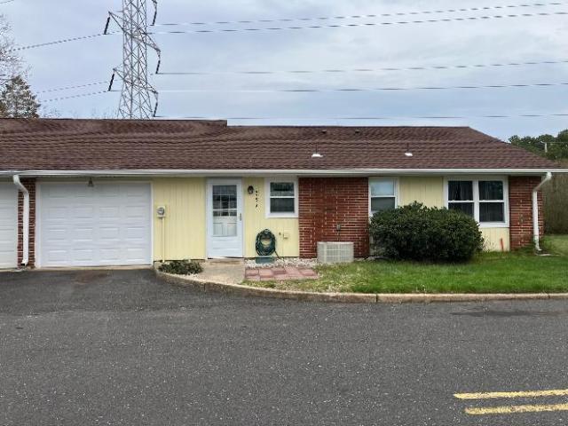 2 Br, 1 bath, Condo 335A Canterbury Court
