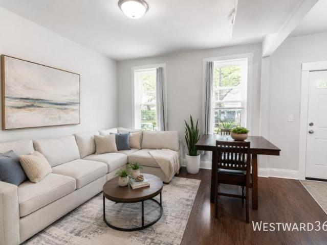 2 Br, 1 bath, Condo 3363 S Racine Ave