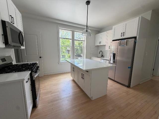 2 Br, 1 bath, Condo 3416 W Schubert