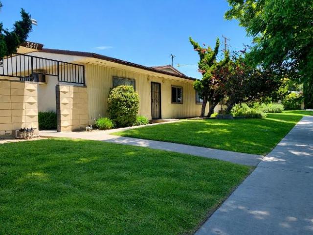 2 Br, 1 bath, Condo 3411 W Orange Ave