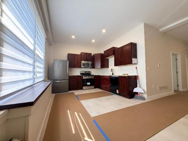 2 Br, 1 bath, Condo 341 N Grant Ave