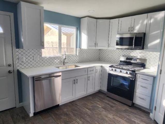 2 Br, 1 bath, Condo 3438 E Monte Vista