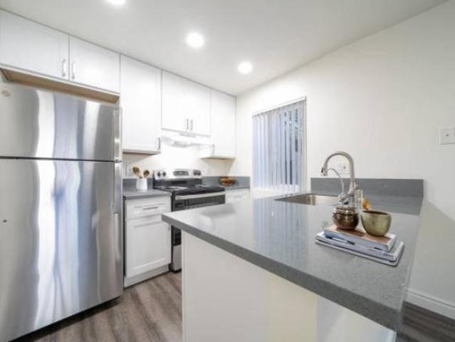 2 Br, 1 bath, Condo 343 Autumn Drive