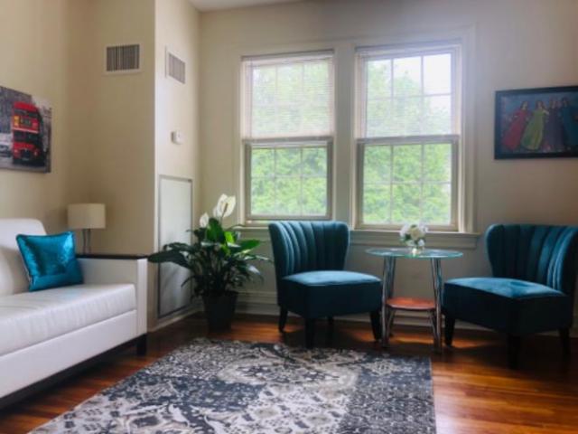 2 Br, 1 bath, Condo 3446 Connecticut Ave Nw