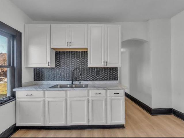 2 Br, 1 bath, Condo 3447 East 140th St