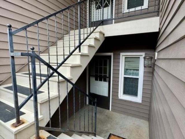 2 Br, 1 bath, Condo 344 Westchester Sq N