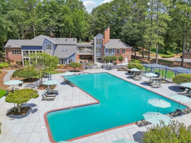 2 Br, 1 bath, Condo 3465 Kensington Rd