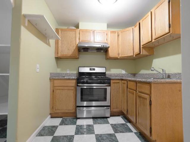 2 Br, 1 bath, Condo 346 Monticello St