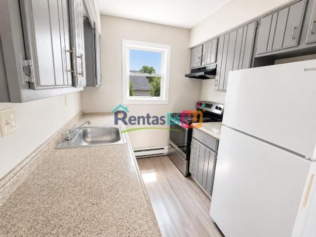 2 Br, 1 bath, Condo 348 S 6th St