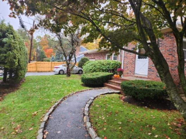2 Br, 1 bath, Condo 34 Pond Street