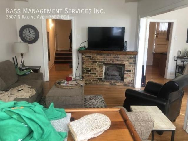 2 Br, 1 bath, Condo 3507 N Racine Ave