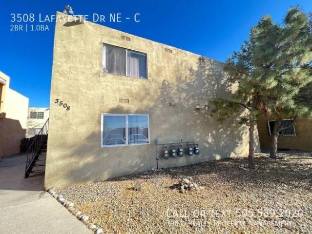 2 Br, 1 bath, Condo 3508 Lafayette Dr Ne