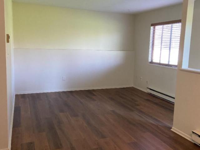 2 Br, 1 bath, Condo 3500 Rolling Green Drive