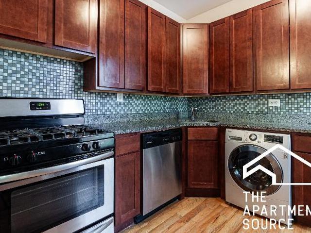 2 Br, 1 bath, Condo 3519 North Racine Ave
