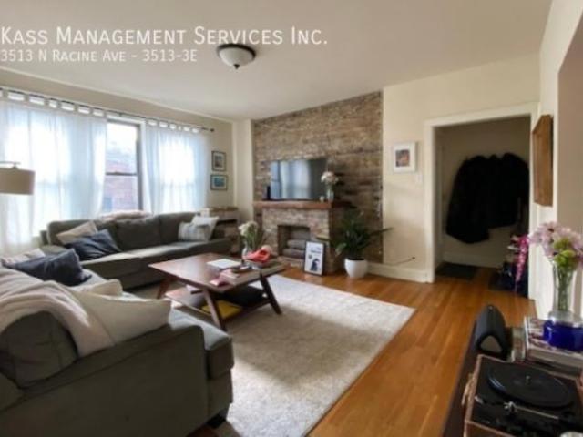 2 Br, 1 bath, Condo 3513 N Racine Ave