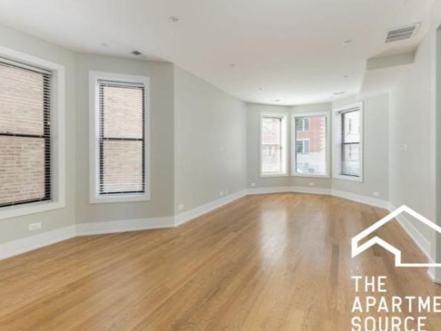 2 Br, 1 bath, Condo 3525 N Wilton Ave