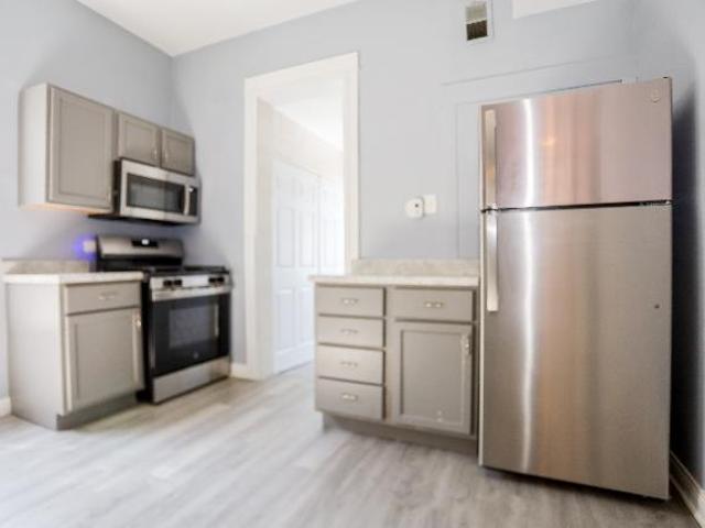 2 Br, 1 bath, Condo 3525 Dickens
