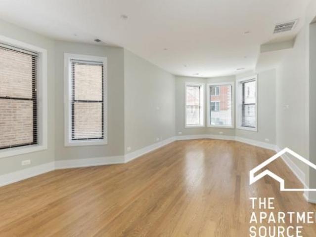 2 Br, 1 bath, Condo 3527 N Wilton Ave