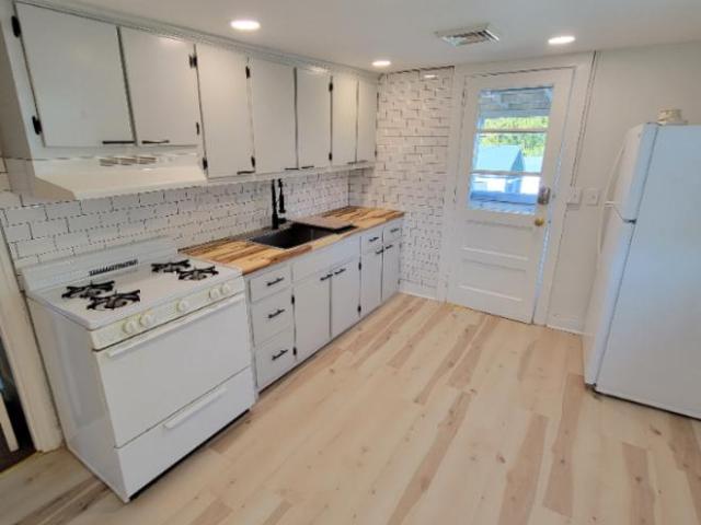 2 Br, 1 bath, Condo 352 High Street