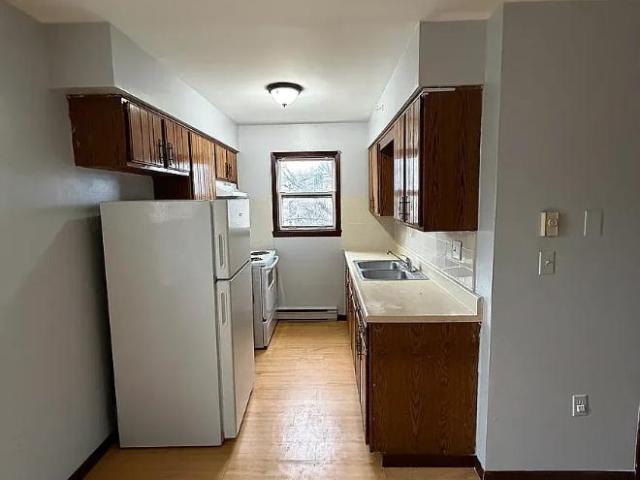 2 Br, 1 bath, Condo 352 South 6th St