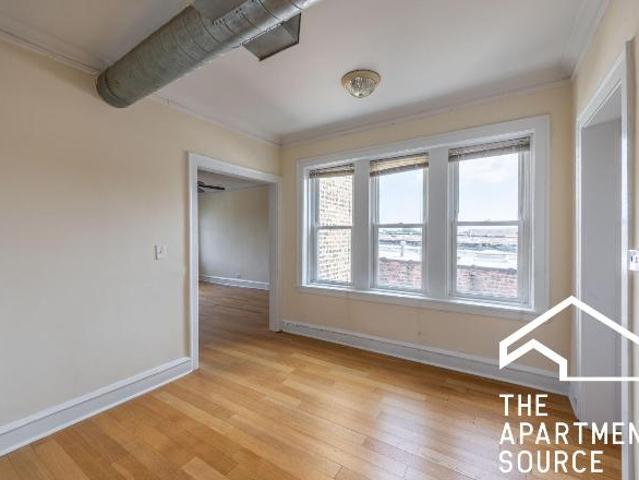 2 Br, 1 bath, Condo 3535 W Fullerton