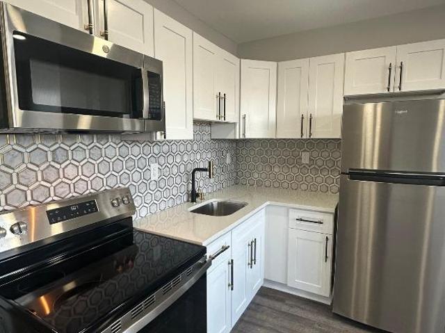 2 Br, 1 bath, Condo 3536 Kip St