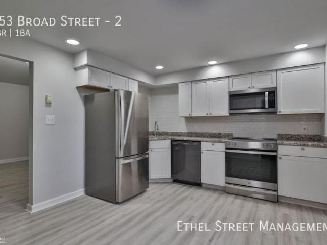 2 Br, 1 bath, Condo 353 Broad Street
