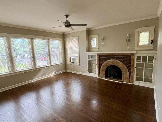 2 Br, 1 bath, Condo 3547 W Dickens Ave