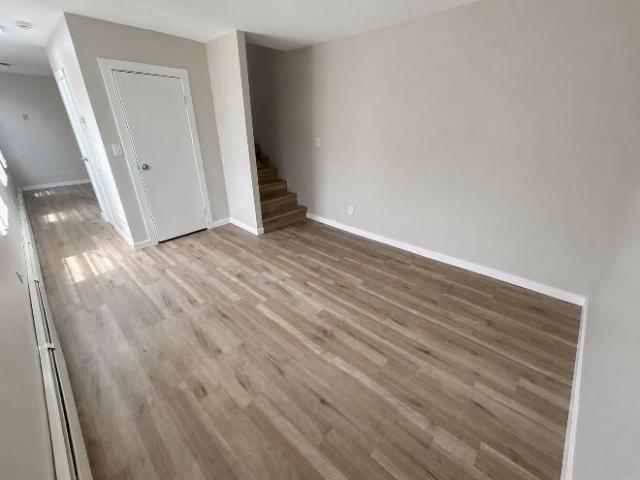 2 Br, 1 bath, Condo 3543 Harvey Ave